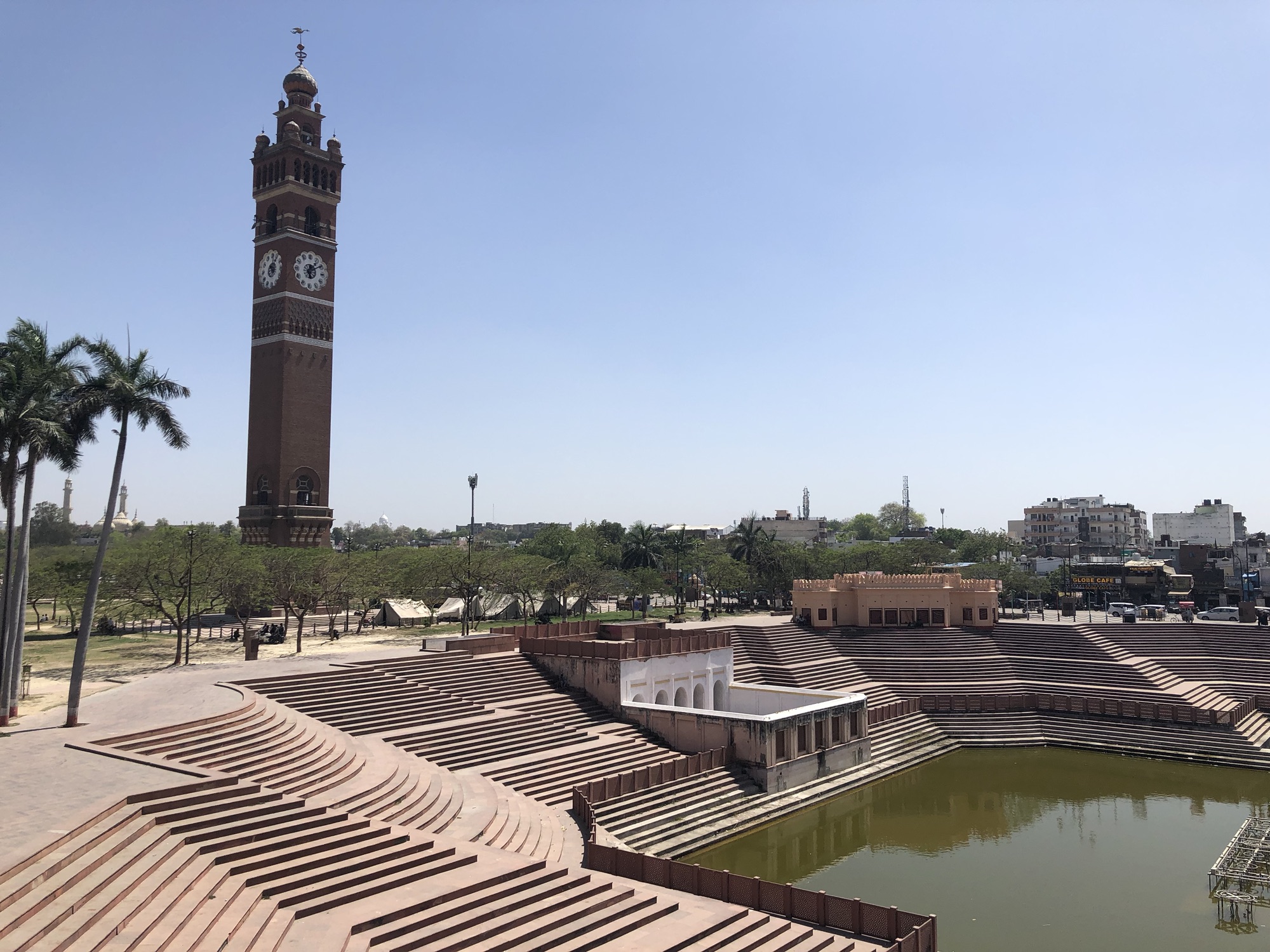 DAILY PHOTO: Lucknow Clock Tower | Tiger Riding for Beginners