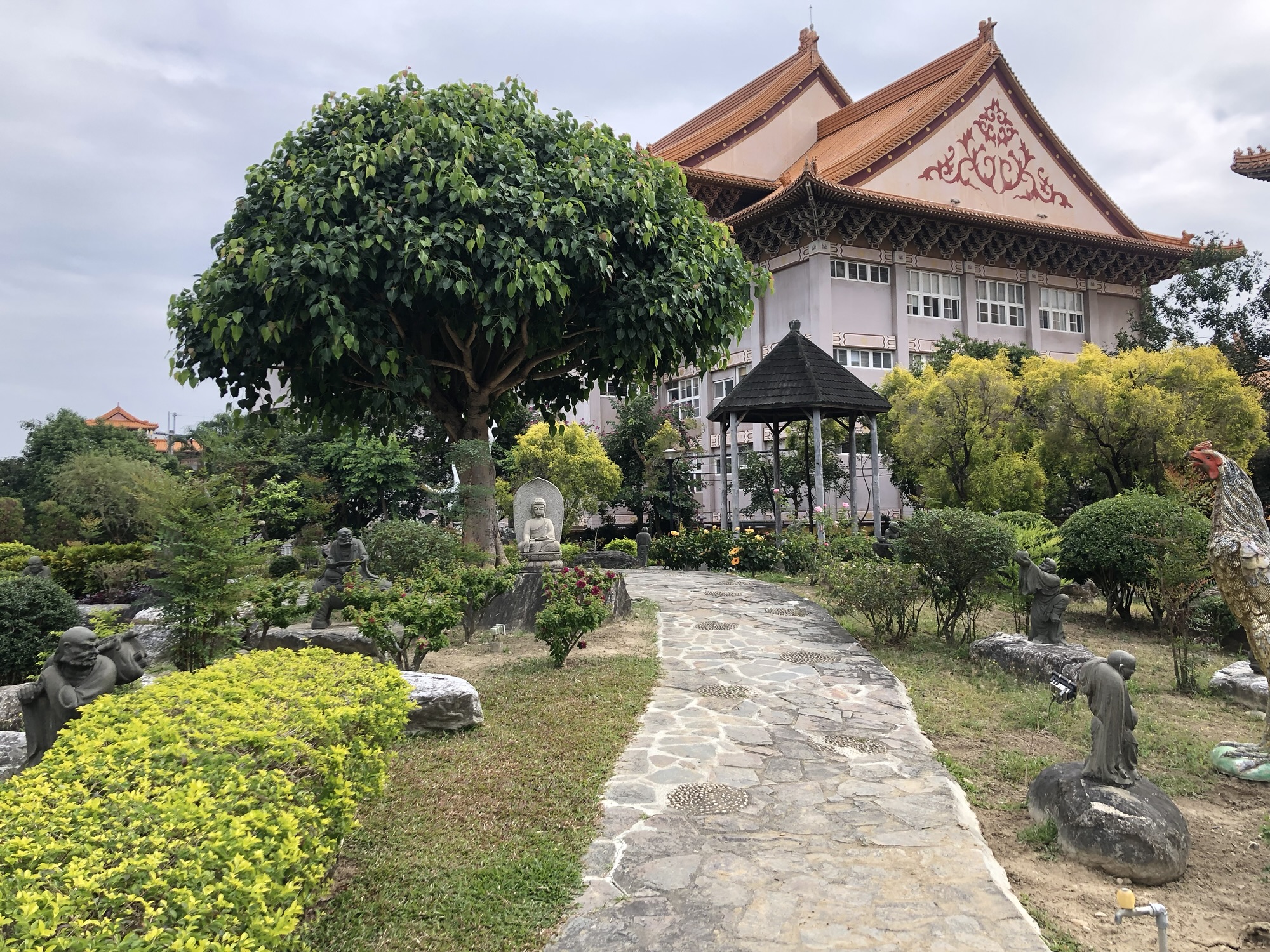 DAILY PHOTO: A View from Fo Guang Shan with Shrubbery | Tiger Riding ...