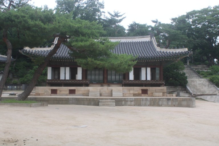 DAILY PHOTO: Yanghwadang, Chunggyeonggung Palace | Tiger Riding for ...